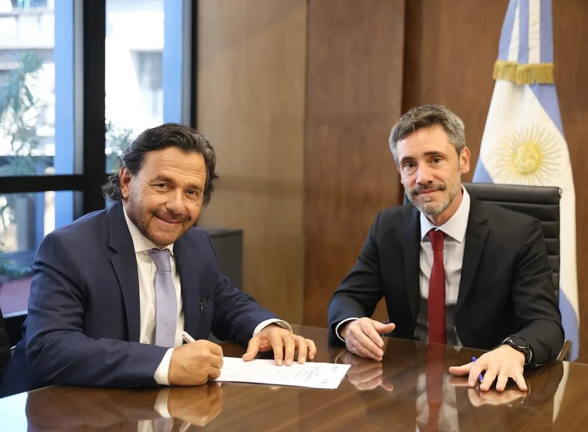 Gustavo Sáenz firmó un convenio con el CFI: “Seguimos apostando a la capacitación y ...