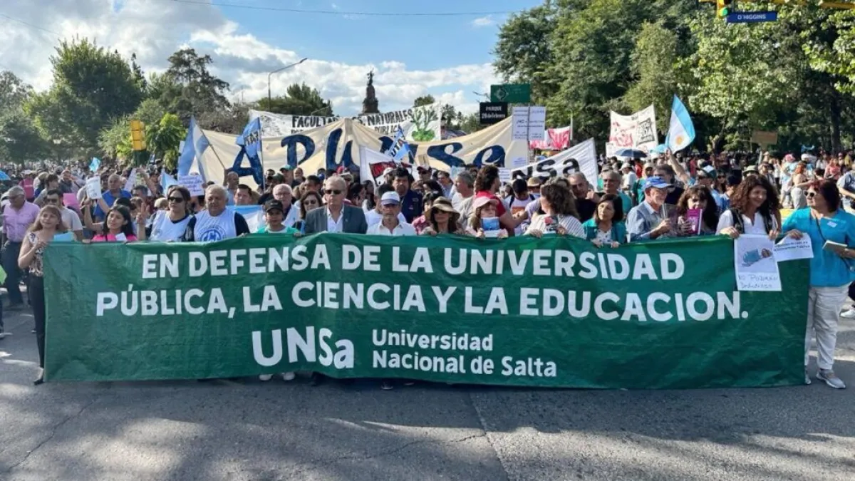 Paro total en la UNSa: docentes reclaman mejoras salariales | Voces ...