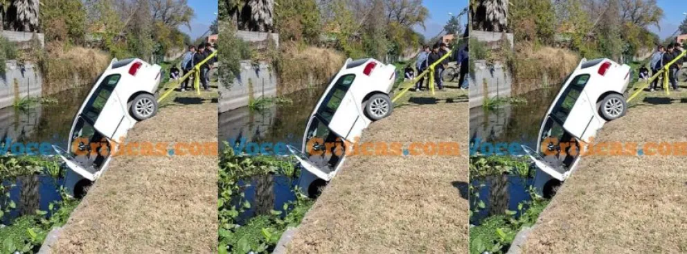 |VIDEO| Auto terminó dentro del Canal de Velarde: la conductora se ...