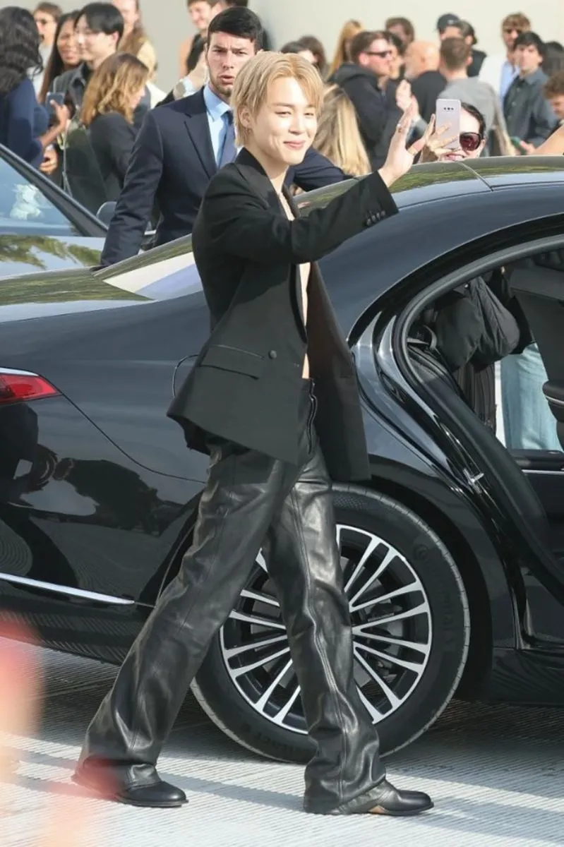 Park Jimin de BTS deslumbró en su regreso: causó furor en la Semana de la Moda de París con un ...