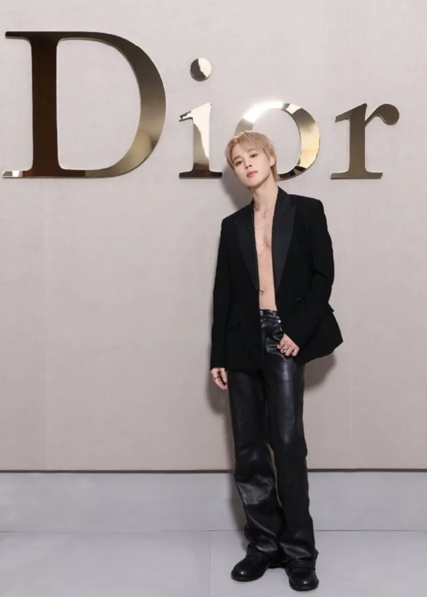 Park Jimin de BTS deslumbró en su regreso: causó furor en la Semana de la Moda de París con un ...