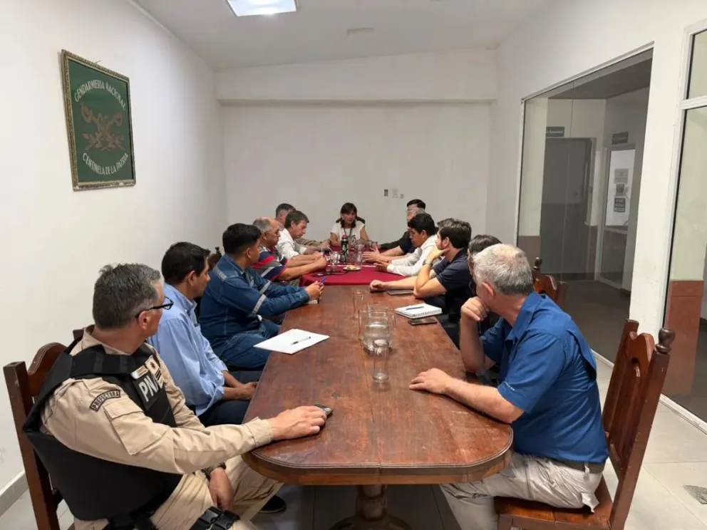 Park Jimin de BTS deslumbró en su regreso: causó furor en la Semana de la Moda de París con un ...